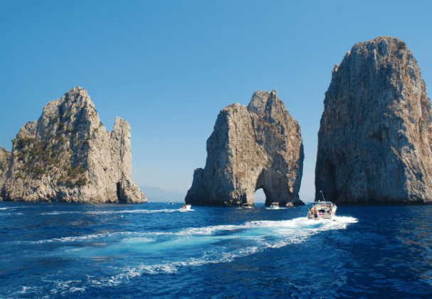 10 Best Beaches In Capri Italy - To Visit By Boat!